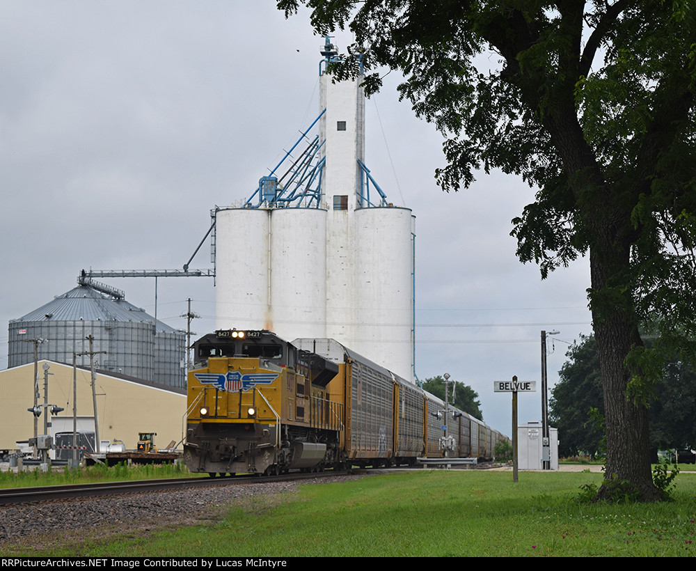 UP 8427 eastbound UP empty autorack train
